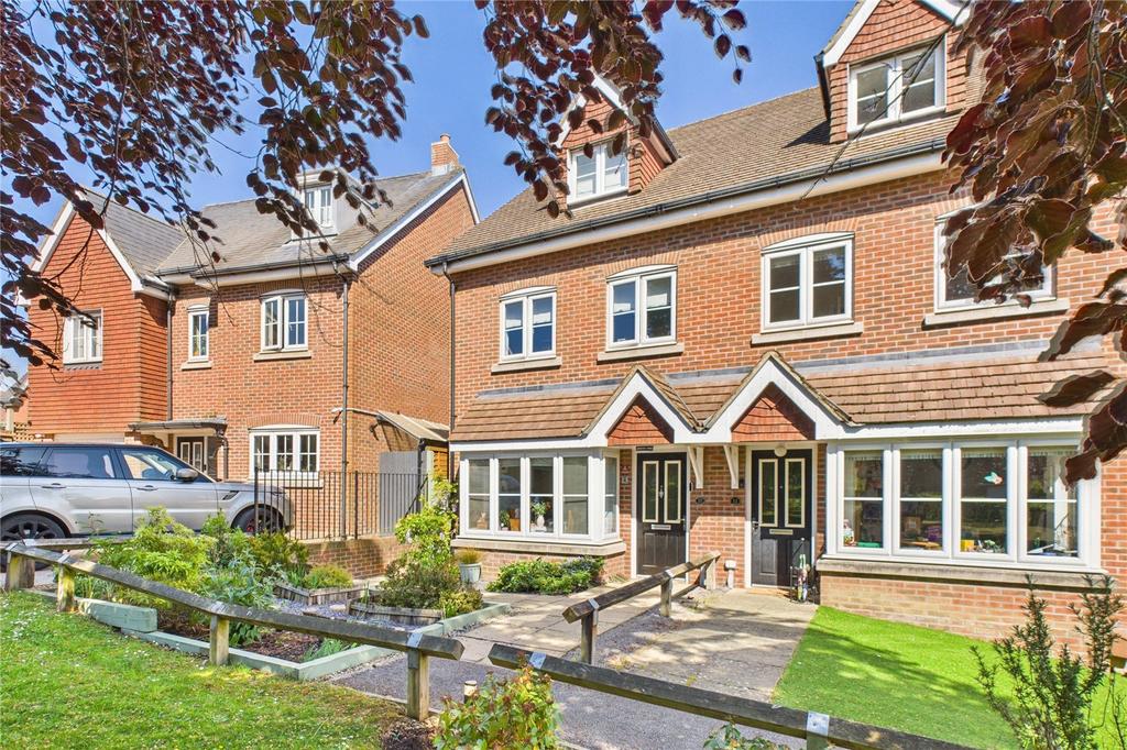 St. Aidan Close, Southgate, Crawley... 3 bed semi-detached house - £500,000