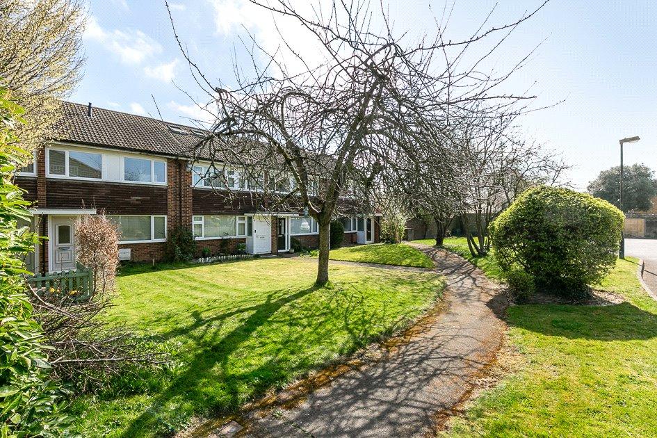Wyecliffe Gardens, Merstham, Redhill... 4 bed terraced house for sale ...