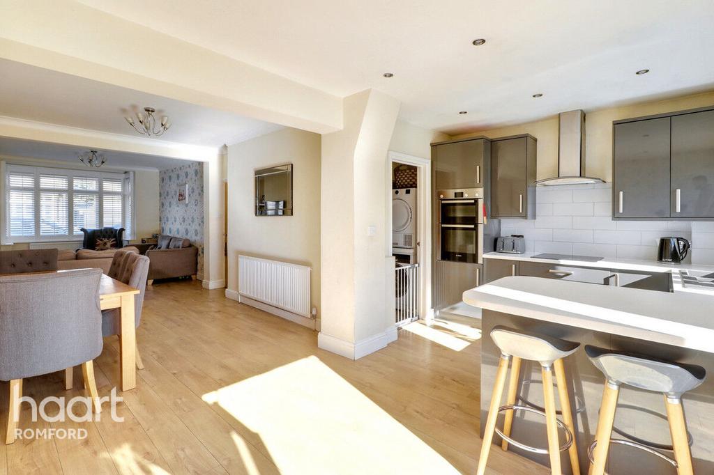 Mildmay Road, Romford 4 bed terraced house - £500,000
