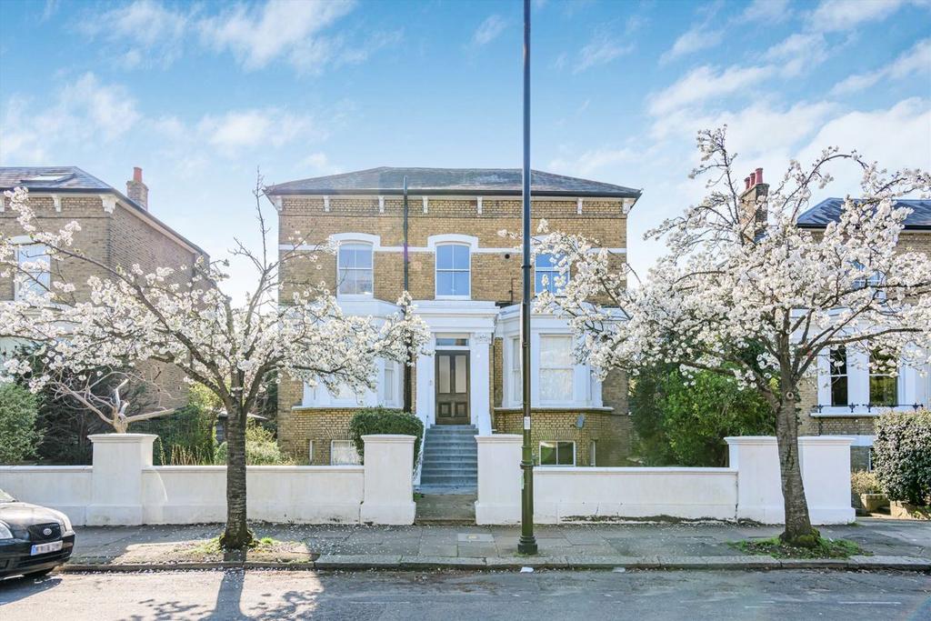 Somerset Road, London W13 3 bed flat for sale - £750,000