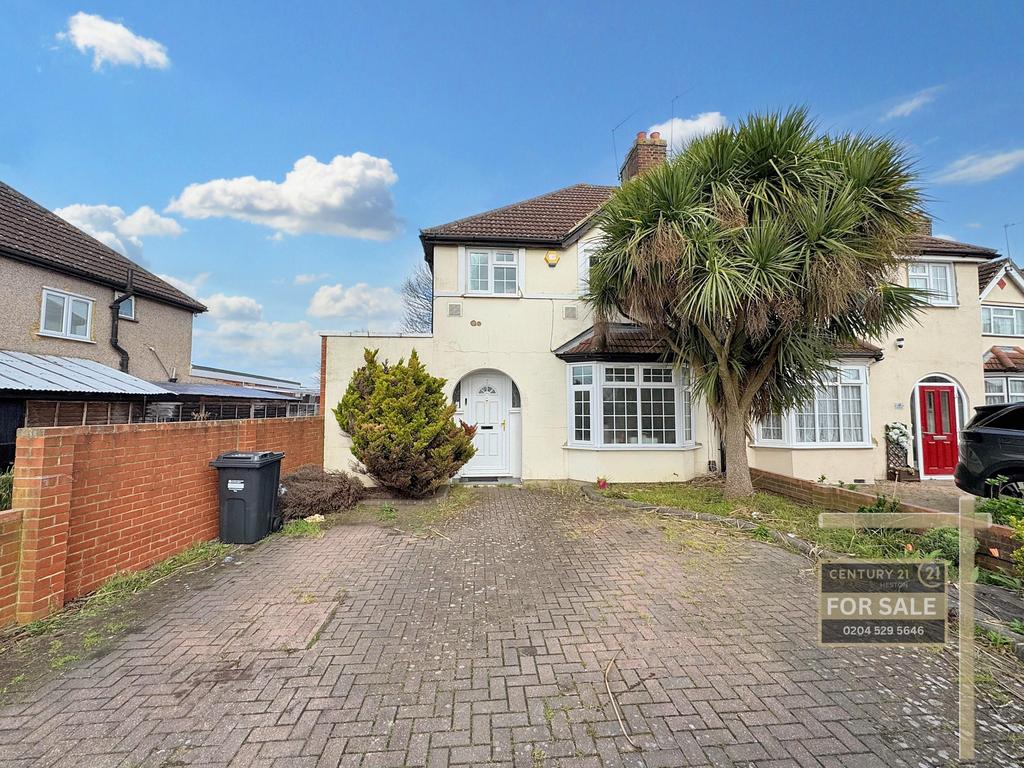 Sutton Way, HOUNSLOW TW5 4 bed semi-detached house for sale - £775,000
