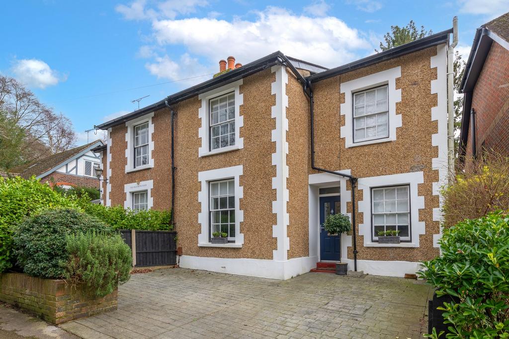 Park Lane East, Reigate, RH2 3 bed semi-detached house - £740,000