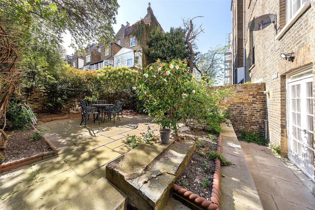 Redcliffe Gardens, London, SW10 2 bed apartment for sale - £795,000