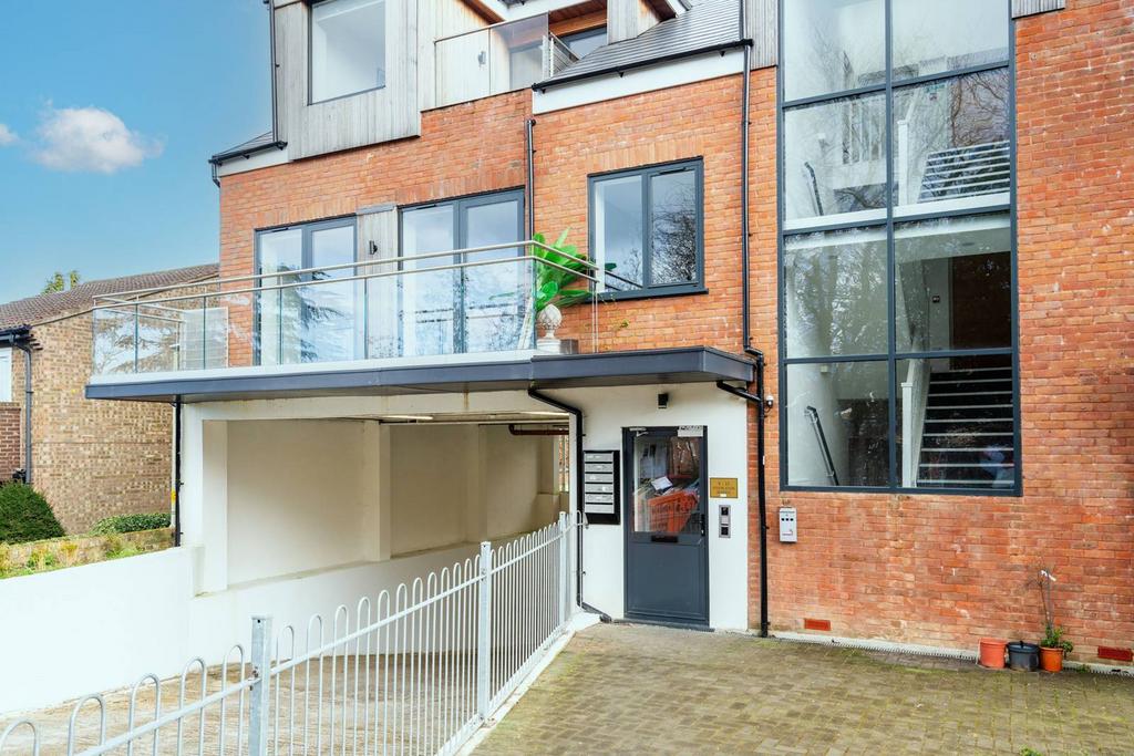 Steeplands, WD23, Bushey, WD23 1 bed flat - £1,800 pcm (£415 pw)