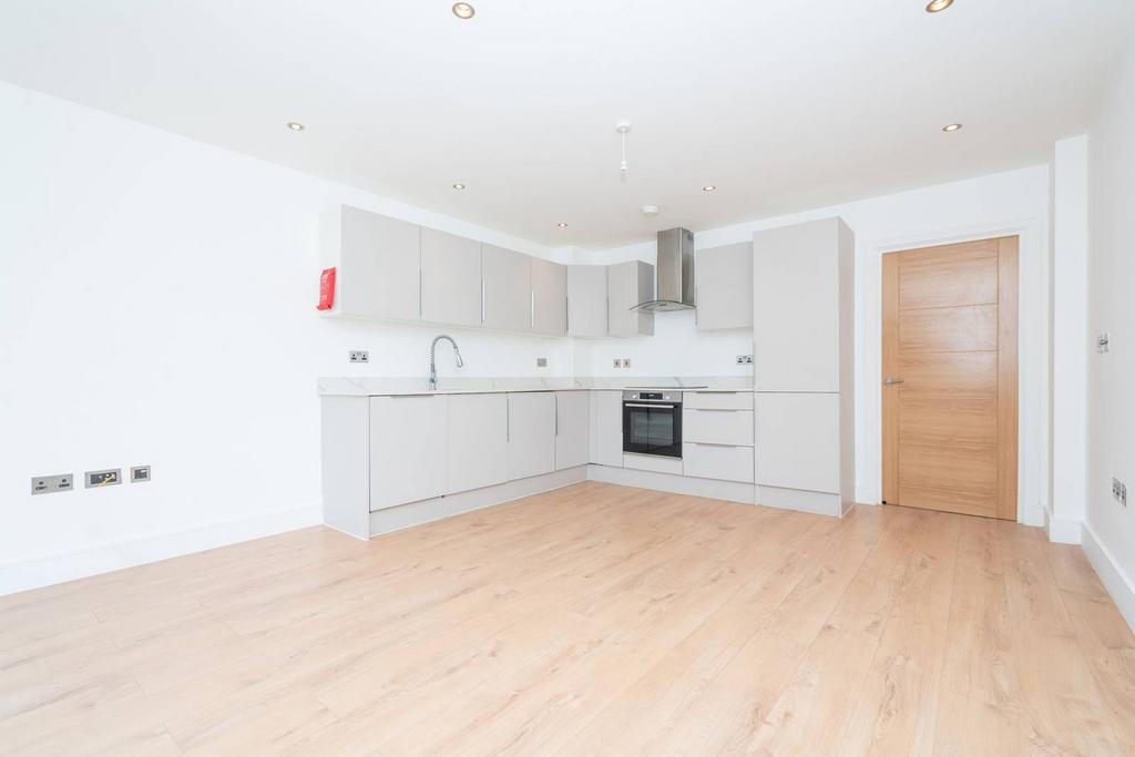 Steeplands, WD23, Bushey, WD23 2 bed flat to rent - £2,000 pcm (£462 pw)
