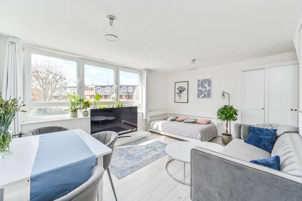 Bowstead Court, Battersea, London, SW11 3 bed maisonette for sale - £ ...