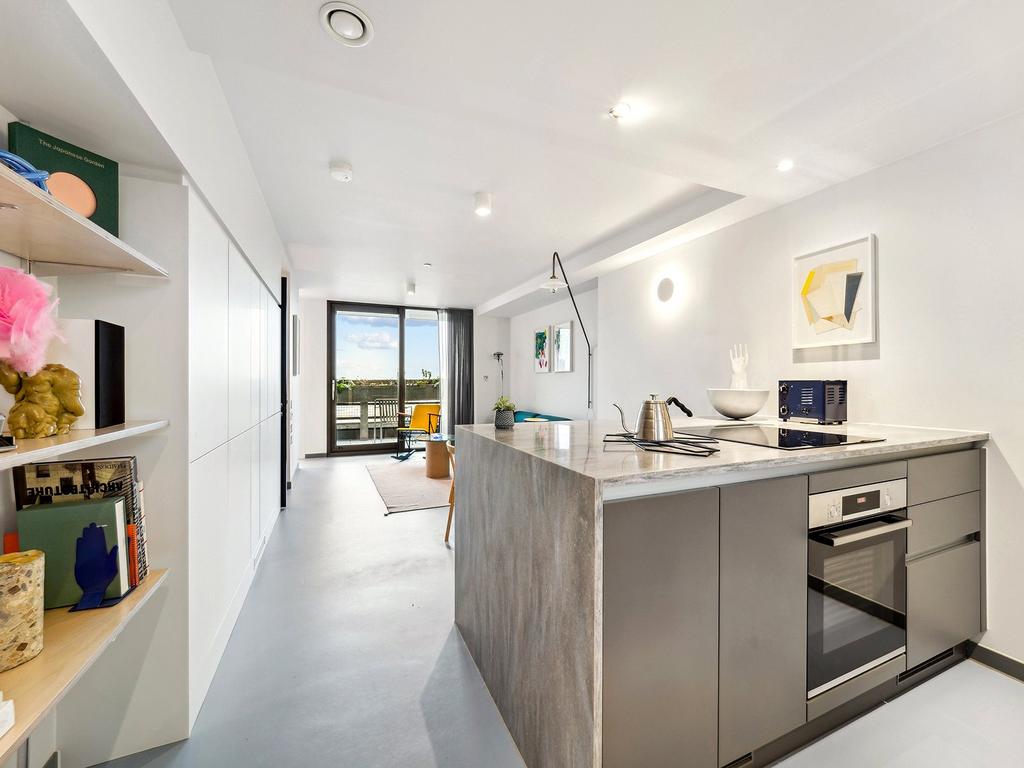 Balfron Tower, St. Leonards Road, E14 1 bed apartment - £1,995 pcm (£ ...