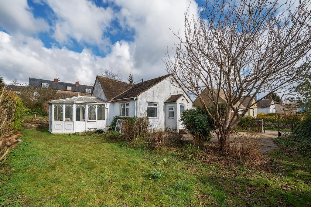 Moorland Road, Witney, OX28 3 bed detached bungalow for sale - £425,000
