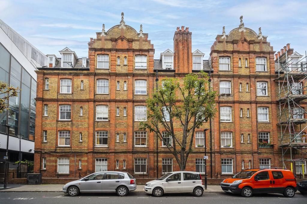 Aldwych Buildings, Camden, London, WC2B 1 bed flat - £2,595 pcm (£599 pw)