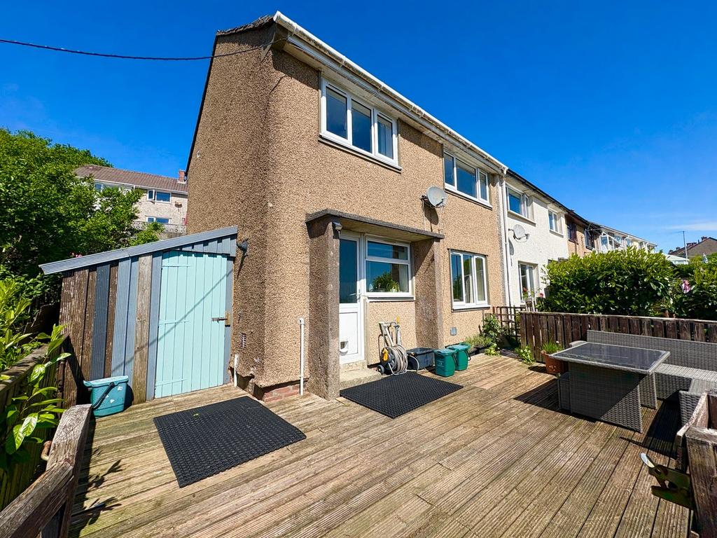 Belvedere Avenue, Carmarthen SA31 2 bed end of terrace house - £140,000
