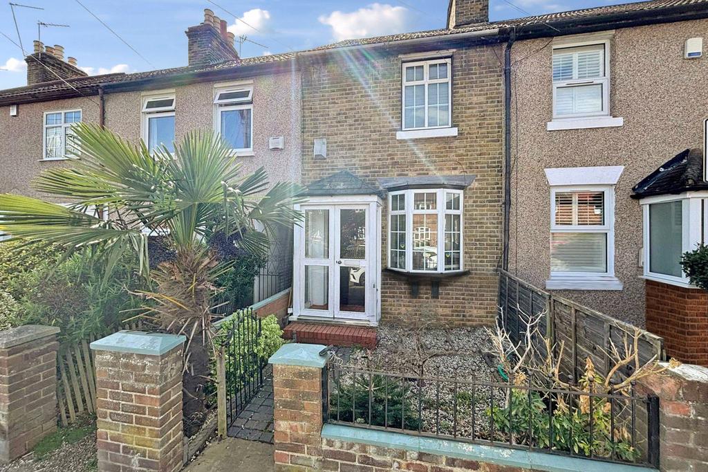 Hartford Road, Bexley, DA5 2 bed terraced house - £415,000