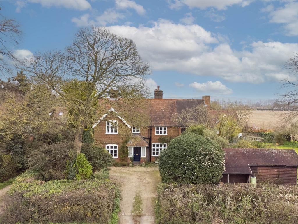Tring 5 bed detached house for sale - £1,400,000