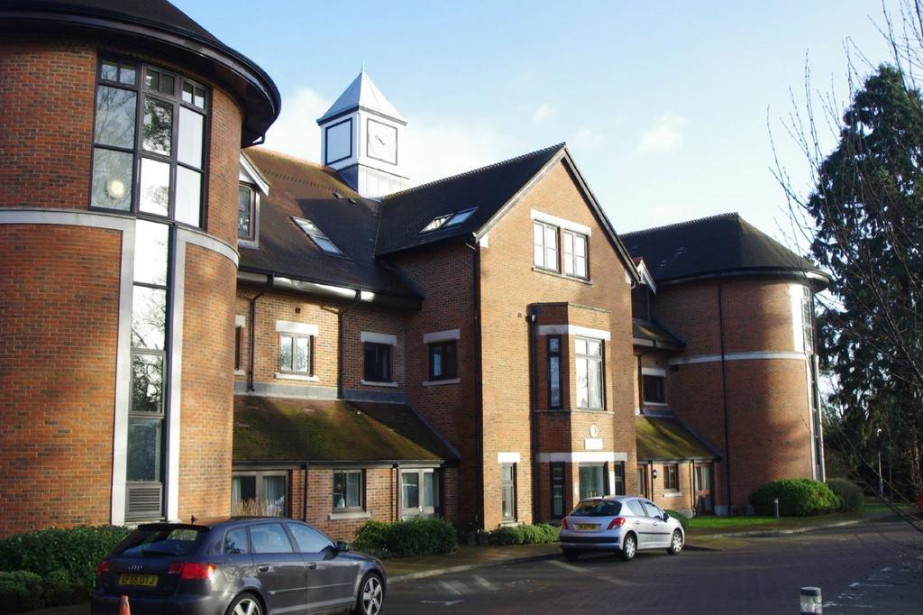Silas Court, Lockhart Road, Watford... 2 bed apartment to rent - £1,700 ...