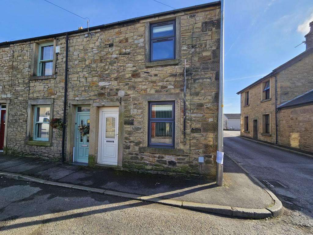 George Street, Longridge PR3 3 bed end of terrace house for sale - £119,000