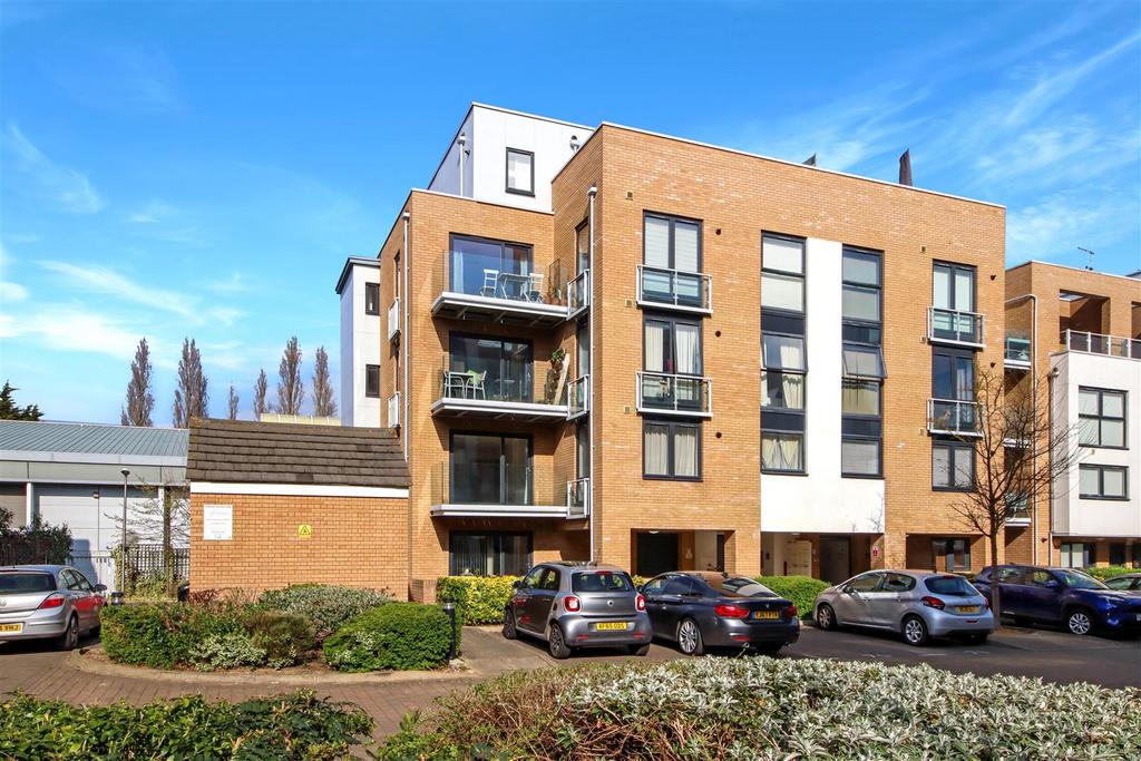 Cromwell Road, Cambridge CB1 2 bed apartment - £340,000