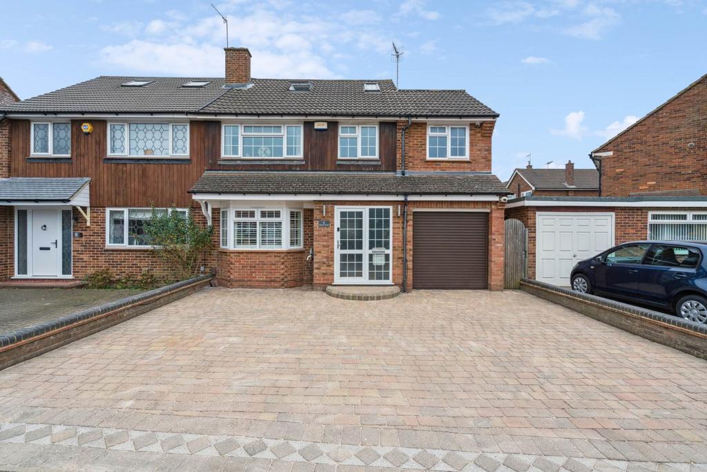 Farm Way, Bushey 4 bed semi-detached house for sale - £795,000