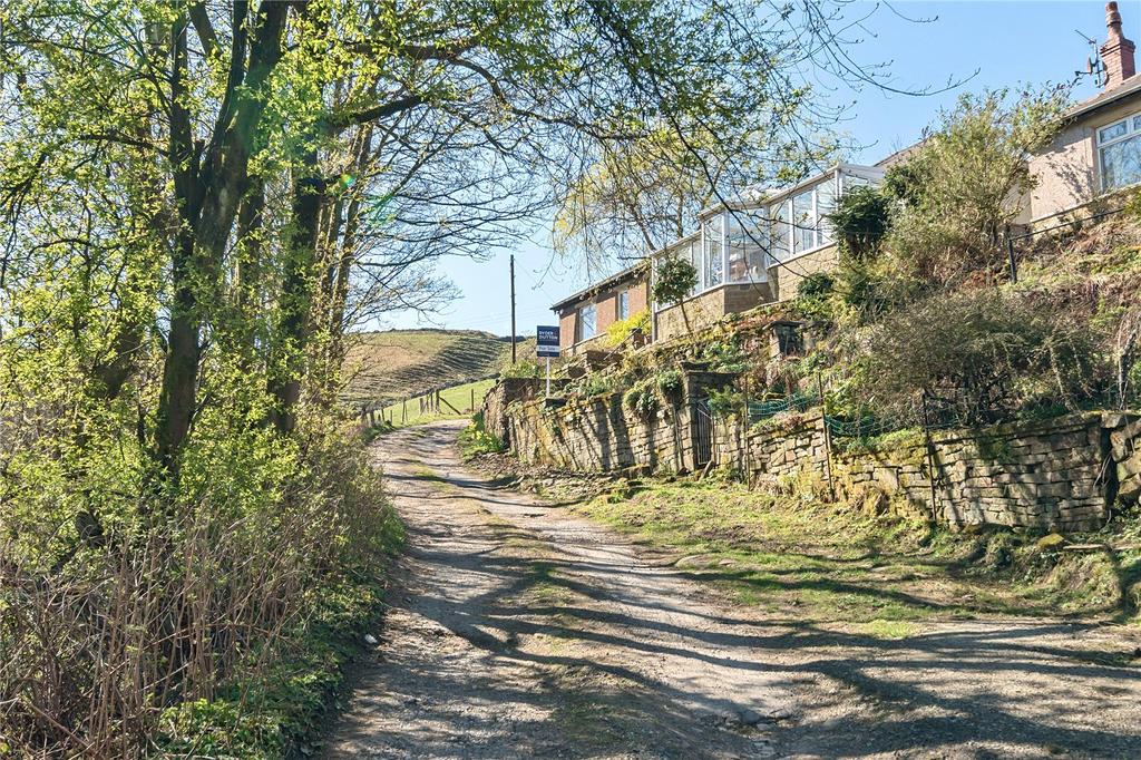 Manchester Road, Marsden... 2 bed bungalow for sale - £290,000
