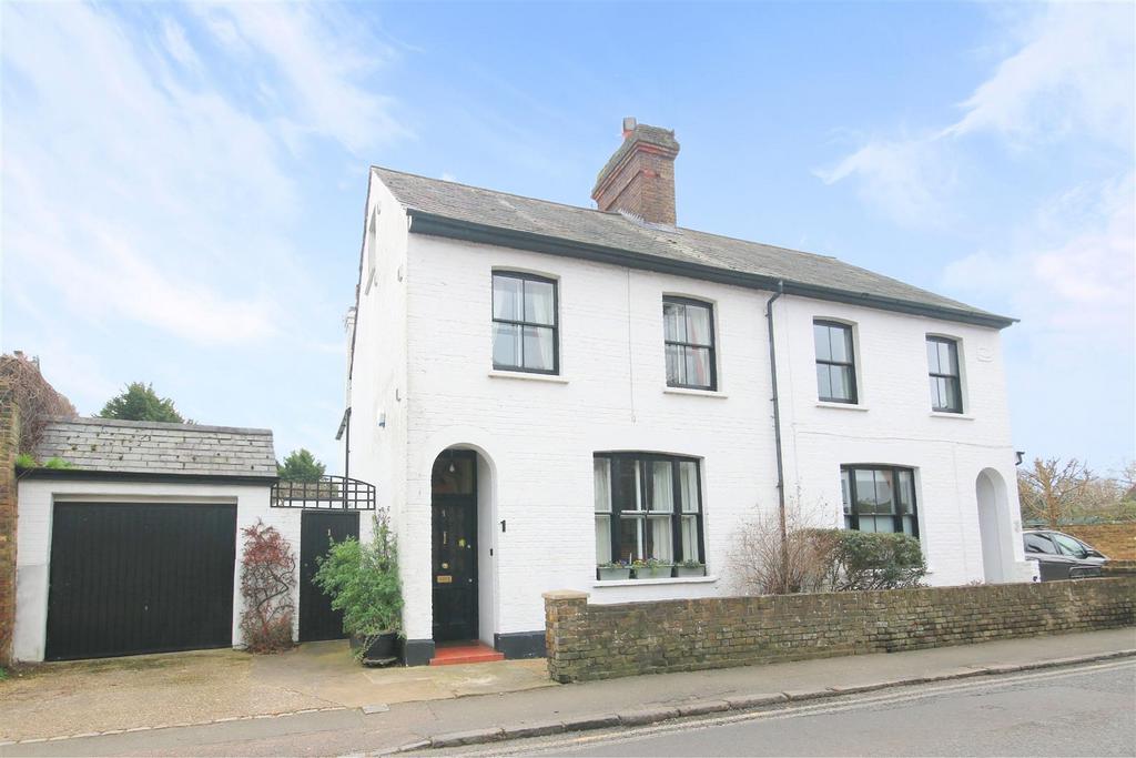 Queens Road, Datchet 3 bed semi-detached house for sale - £550,000