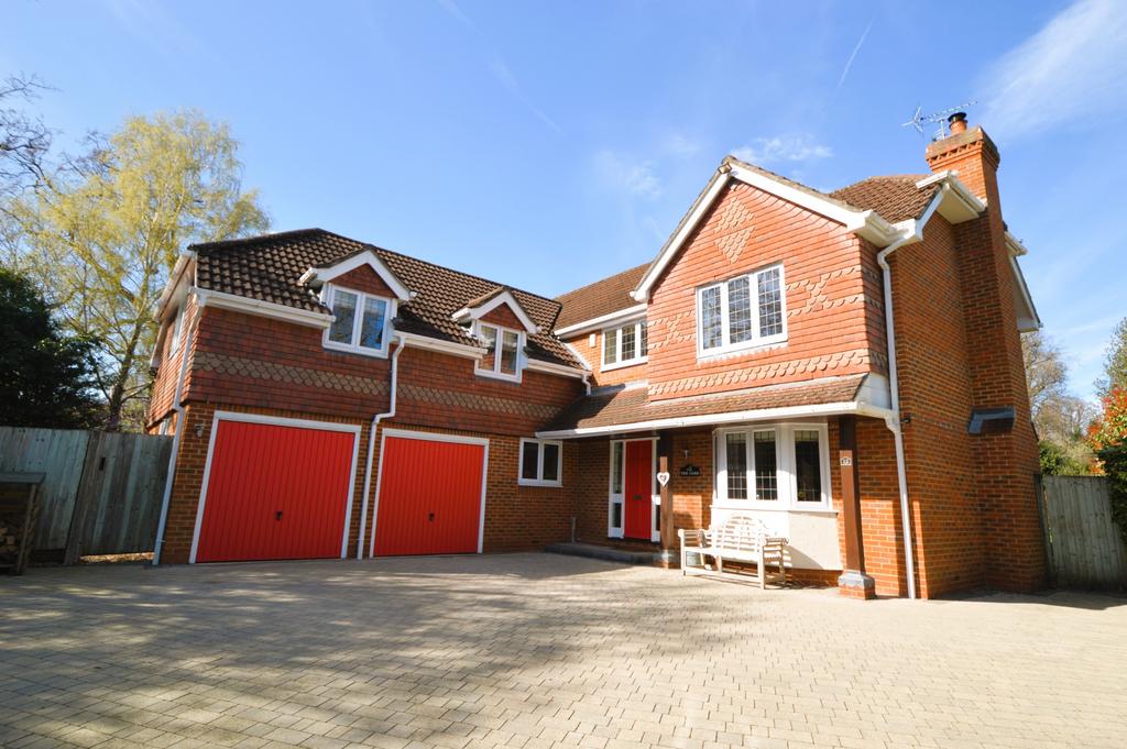 Higgs Lane, Bagshot 5 bed detached house for sale - £995,000