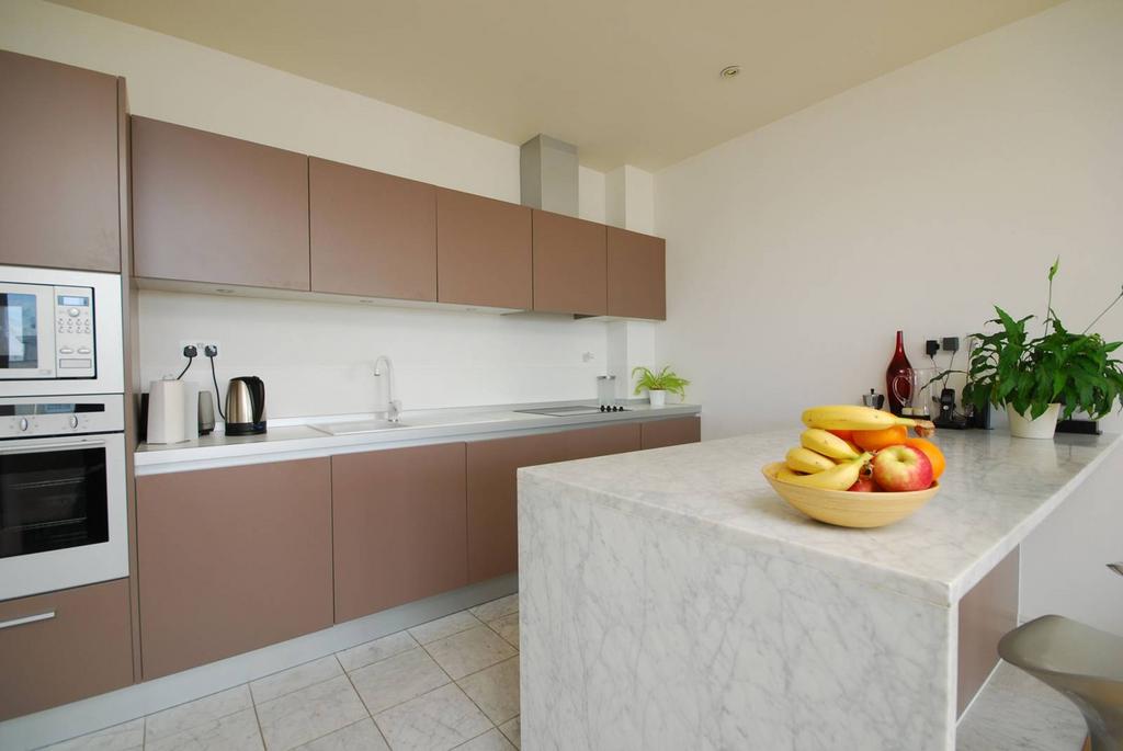 Kew Riverside, Kew, Richmond, TW9 2 bed flat to rent - £3,200 pcm (£738 pw)