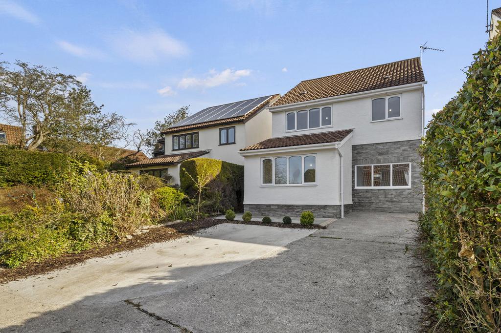 Dawlish Close, Swansea SA3 4 bed detached house - £400,000