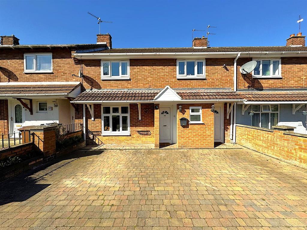 Oxford Road, Corby NN17 4 bed terraced house for sale - £250,000