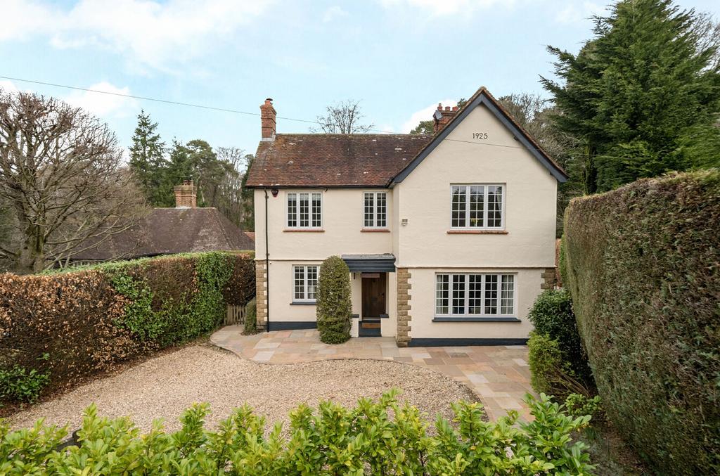 Tarn Road, Hindhead, Surrey, GU26 4 bed detached house for sale - £ ...