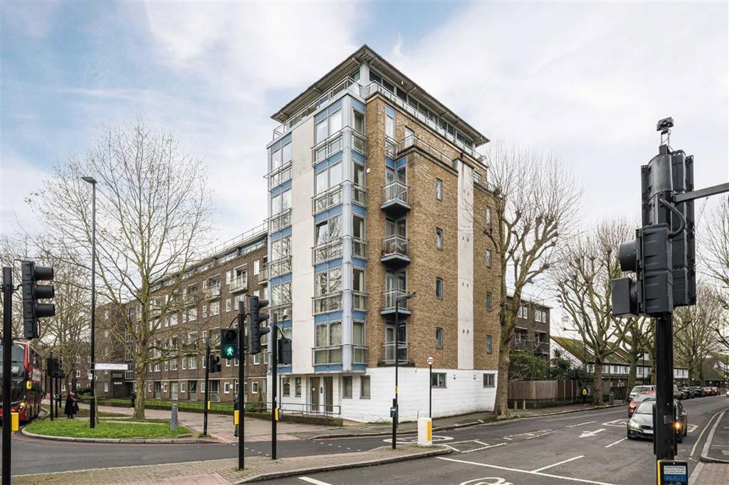 Jamaica Road, London SE16 2 bed flat - £2,450 pcm (£565 pw)