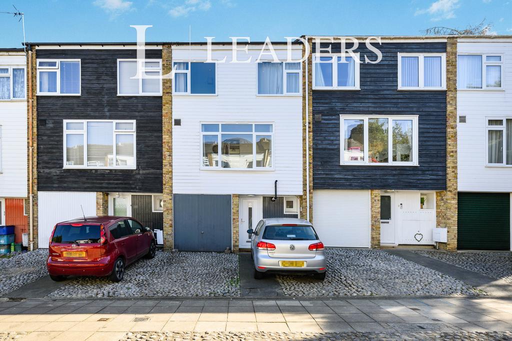 Morley Grove 4 bed townhouse - £2,000 pcm (£462 pw)