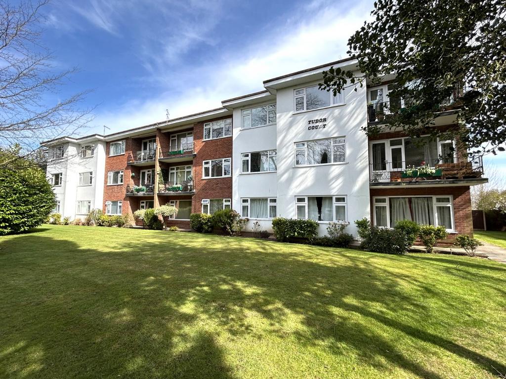 Belwell Lane, Sutton Coldfield, West... 2 bed property - £1,050 pcm (£ ...