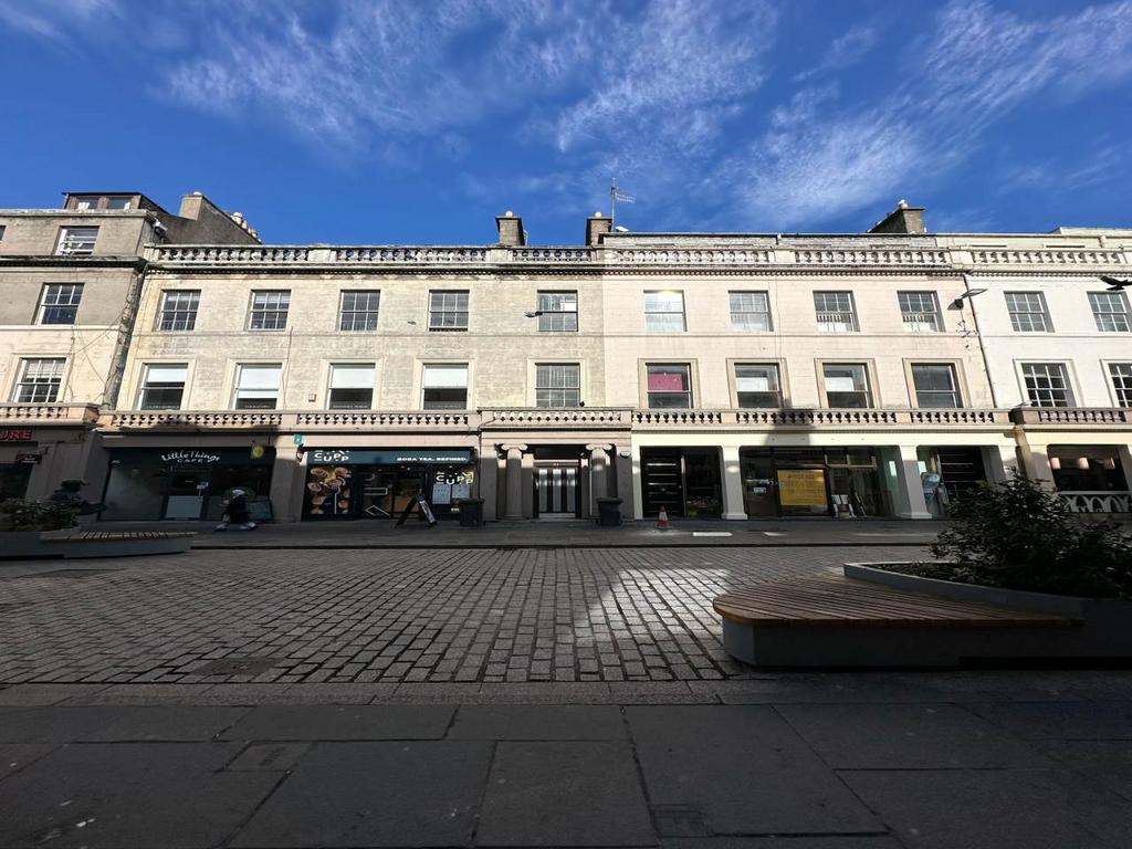 31 3/1 Reform Street, 2 bed flat - £700 pcm (£162 pw)