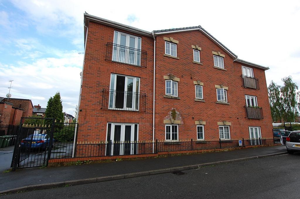 Lime Street, Greater Manchester SK16 1 bed apartment - £800 pcm (£185 pw)