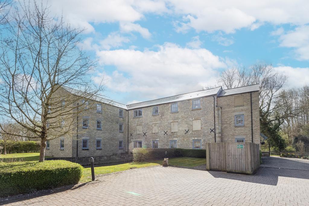 Bishops Farm Mill, Witney... 1 bed apartment - £1,100 pcm (£254 pw)