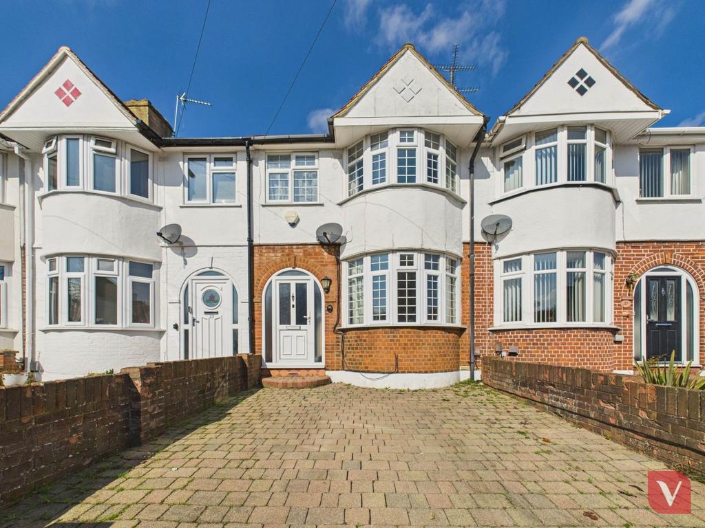 Willow Way, Luton LU3 3 bed terraced house - £300,000
