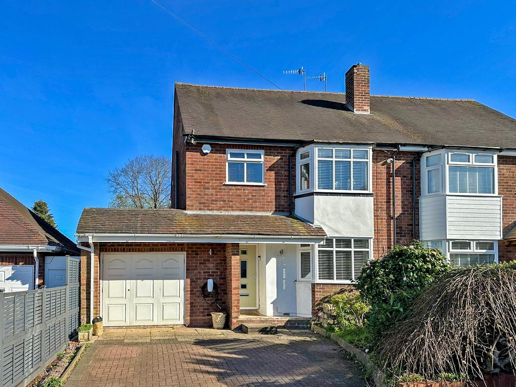 Hungerford Road, Stourbridge, DY8 3 bed semi-detached house - £415,000