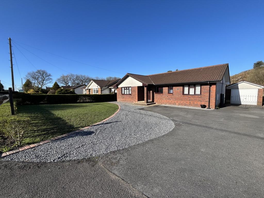 Llandeilo Road, Carmel, Llanelli... 3 bed detached house - £330,000