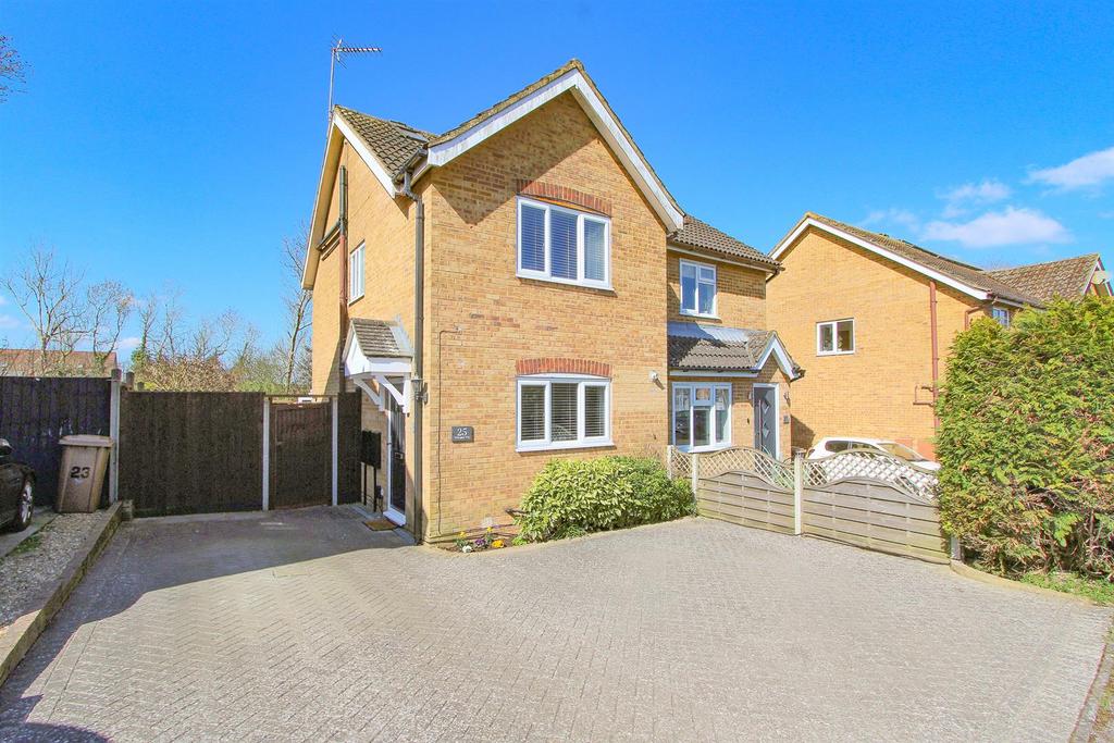 Whitegate Way, Tadworth KT20 3 bed house for sale - £525,000