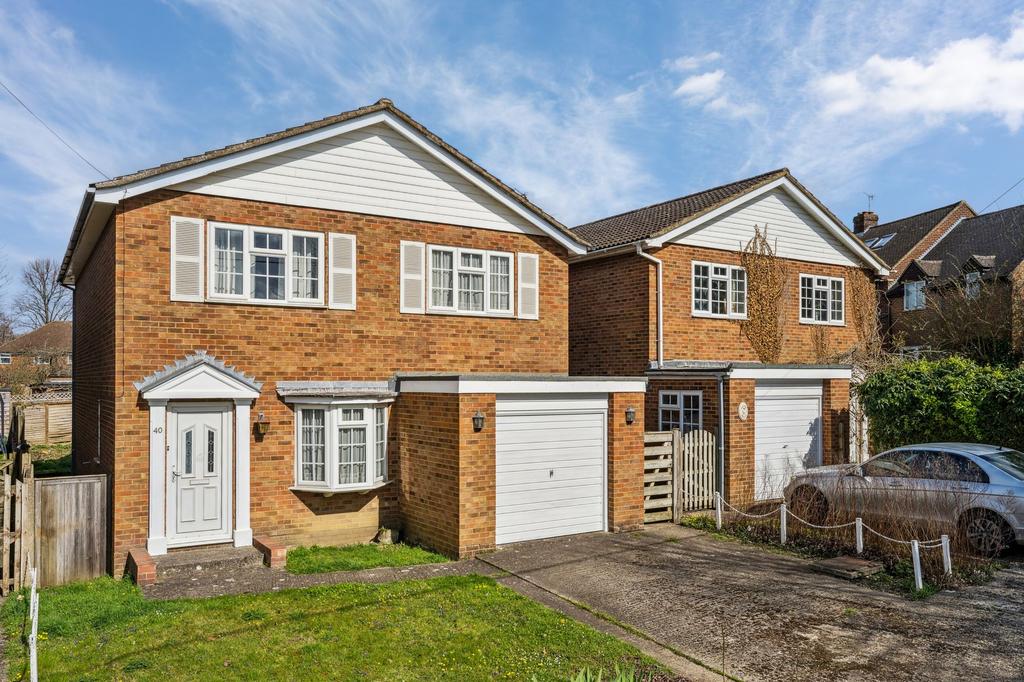 Station Road, Princes Risborough HP27 4 bed detached house - £550,000