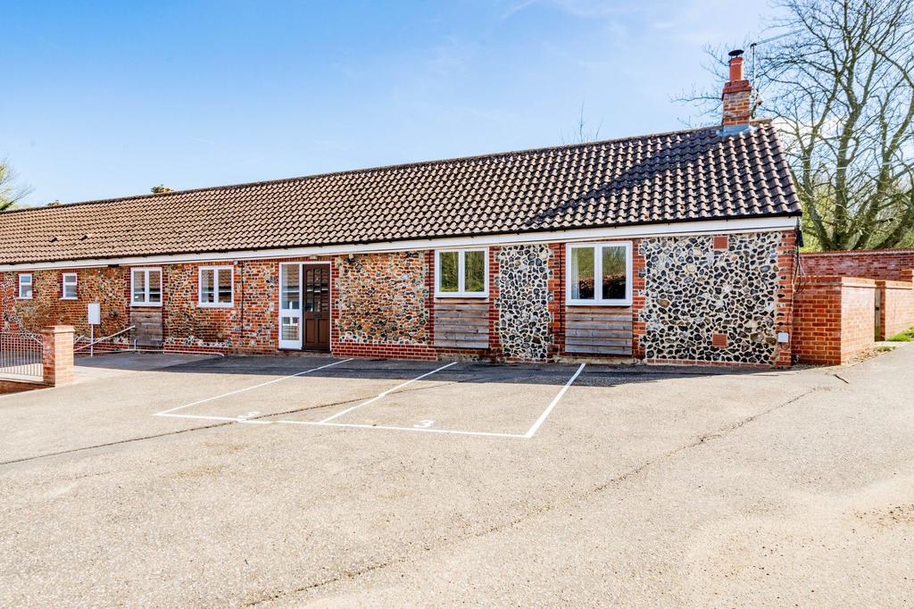 Watton Road, Colney 2 bed barn conversion - £290,000