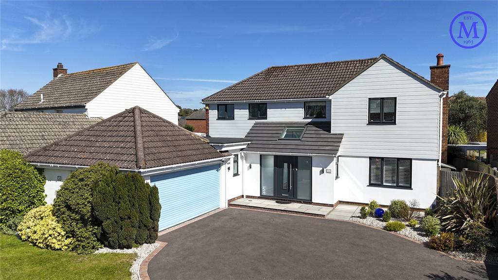 Glengarry Way, Christchurch BH23 4 bed detached house for sale - £1,150,000