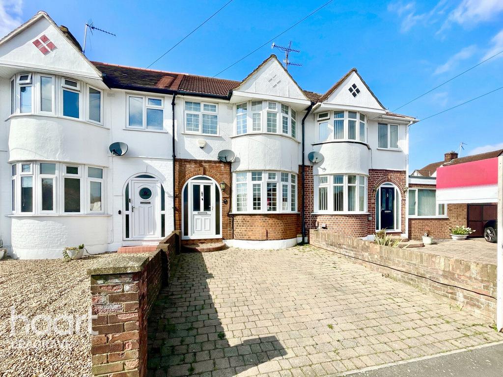 Willow Way, Luton 3 bed terraced house - £300,000