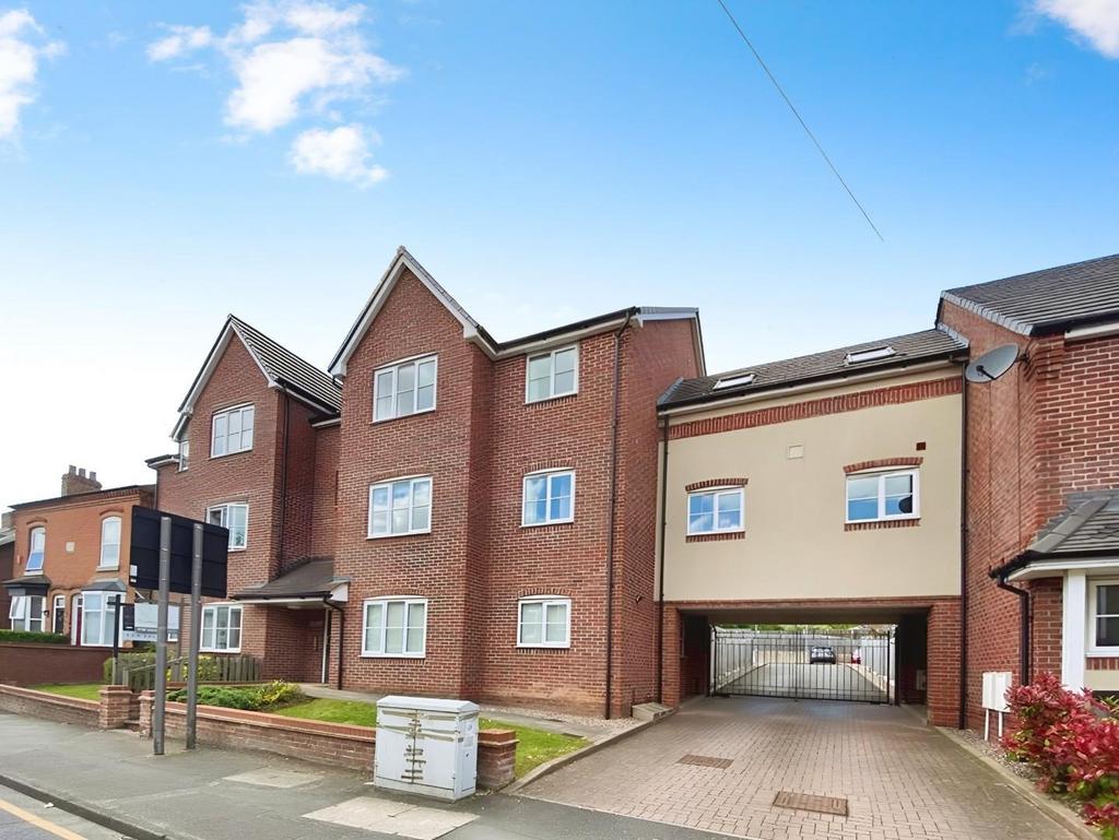 Blakeney Court, Northfield Road... 2 bed flat for sale - £199,950