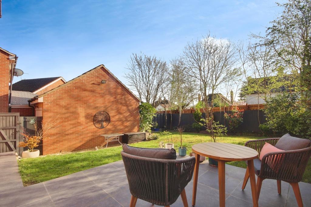 The Forge, Hempsted, Gloucester, GL2 4 bed detached house for sale - £ ...