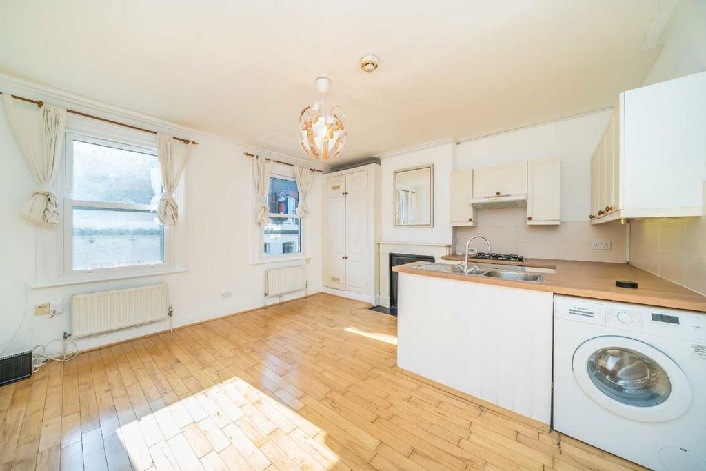 Sheen Road, Richmond TW9 1 bed flat - £1,495 pcm (£345 pw)
