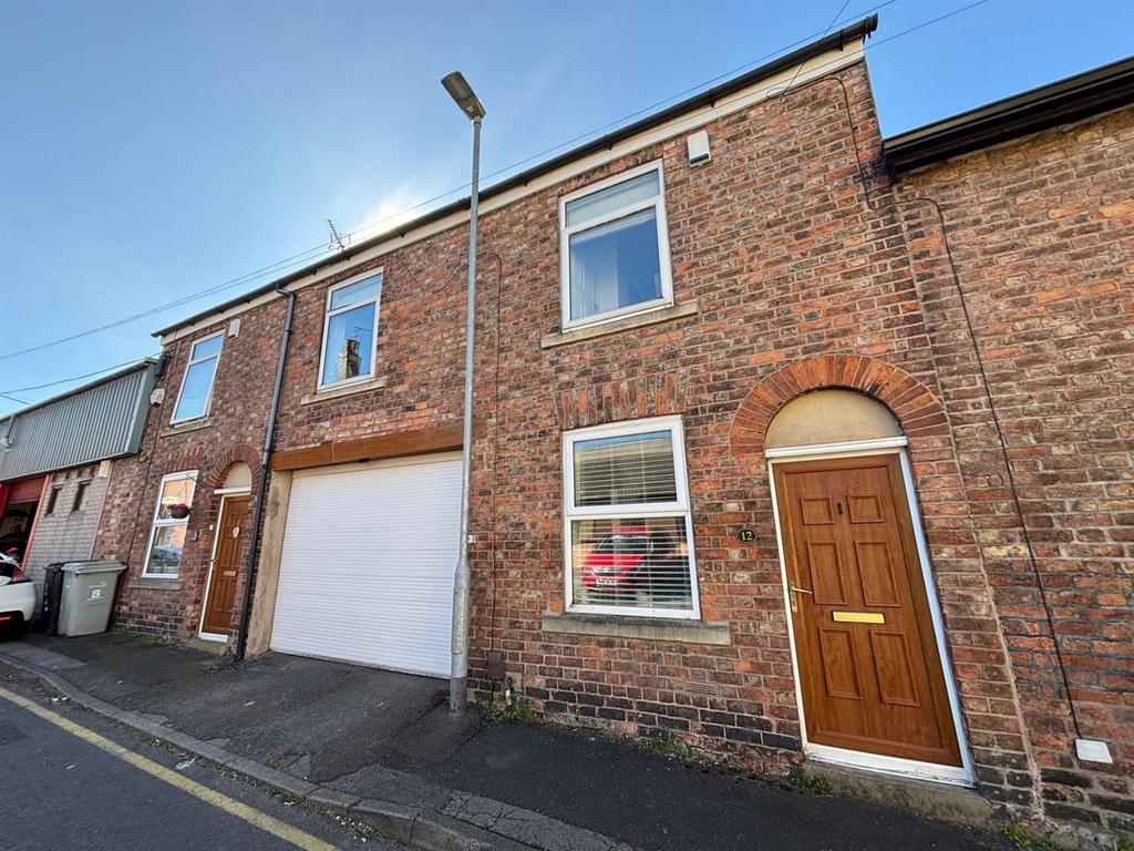 Pierce Street, Macclesfield 2 bed terraced house for sale - £195,000
