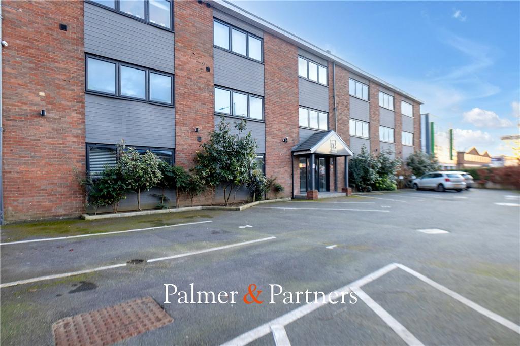 Moss Road, Stanway, Colchester... 2 bed apartment for sale - £190,000