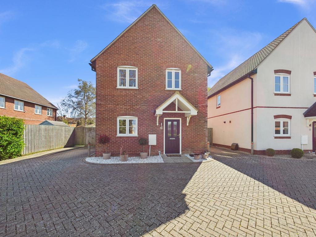 Walnut Tree Close, Chinnor, Oxfordshire 3 bed detached house for sale ...