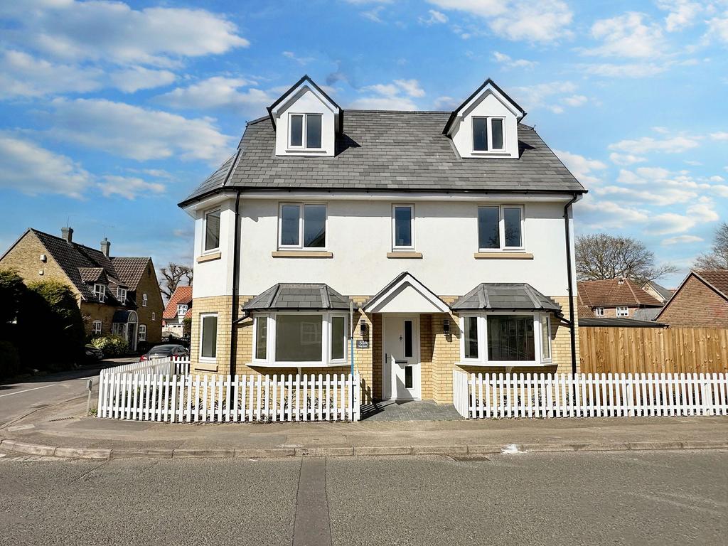 Bridge Street, Basildon SS15 4 bed detached house - £600,000