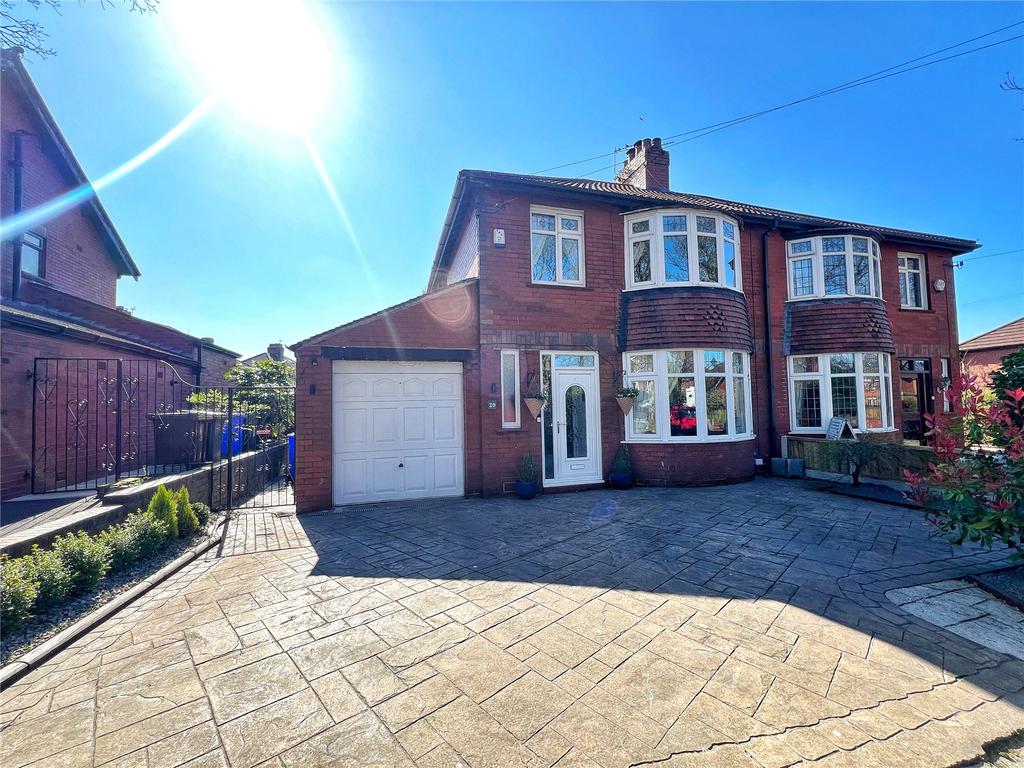 Weymouth Road, Ashton-under-Lyne, OL6 3 bed semi-detached house - £320,000