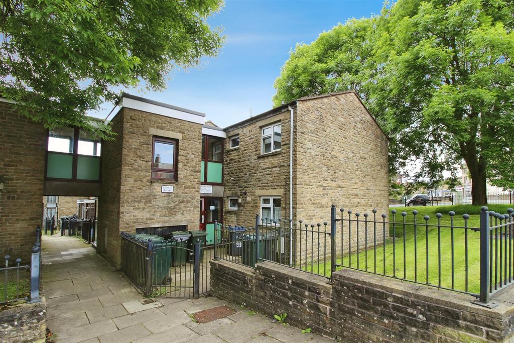 High Street, Bradford BD6 1 bed flat for sale - £70,000